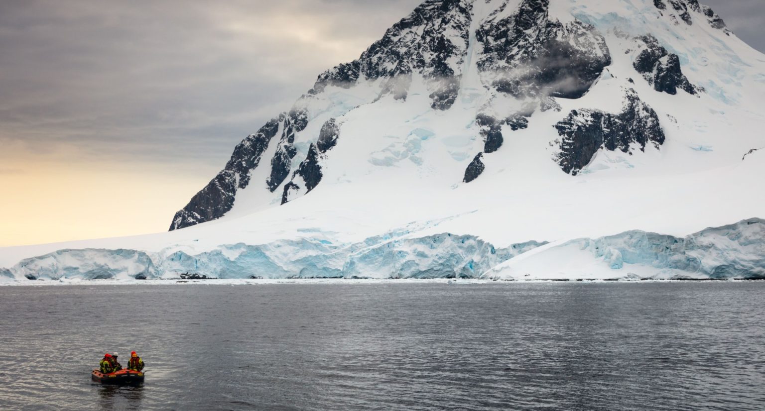 Researchers set out to uncover secrets of Antarctica’s underwater ...